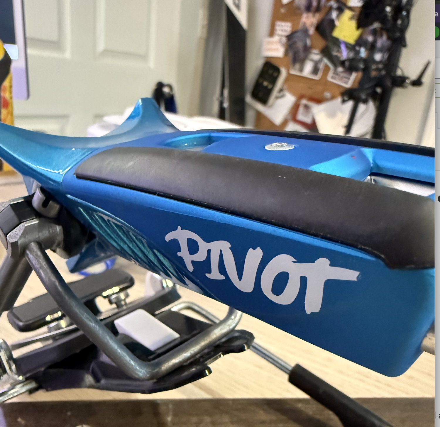 REVIEW: Look Pivot 18 2.0 - Really Big Gear Guide - Out Of Collective